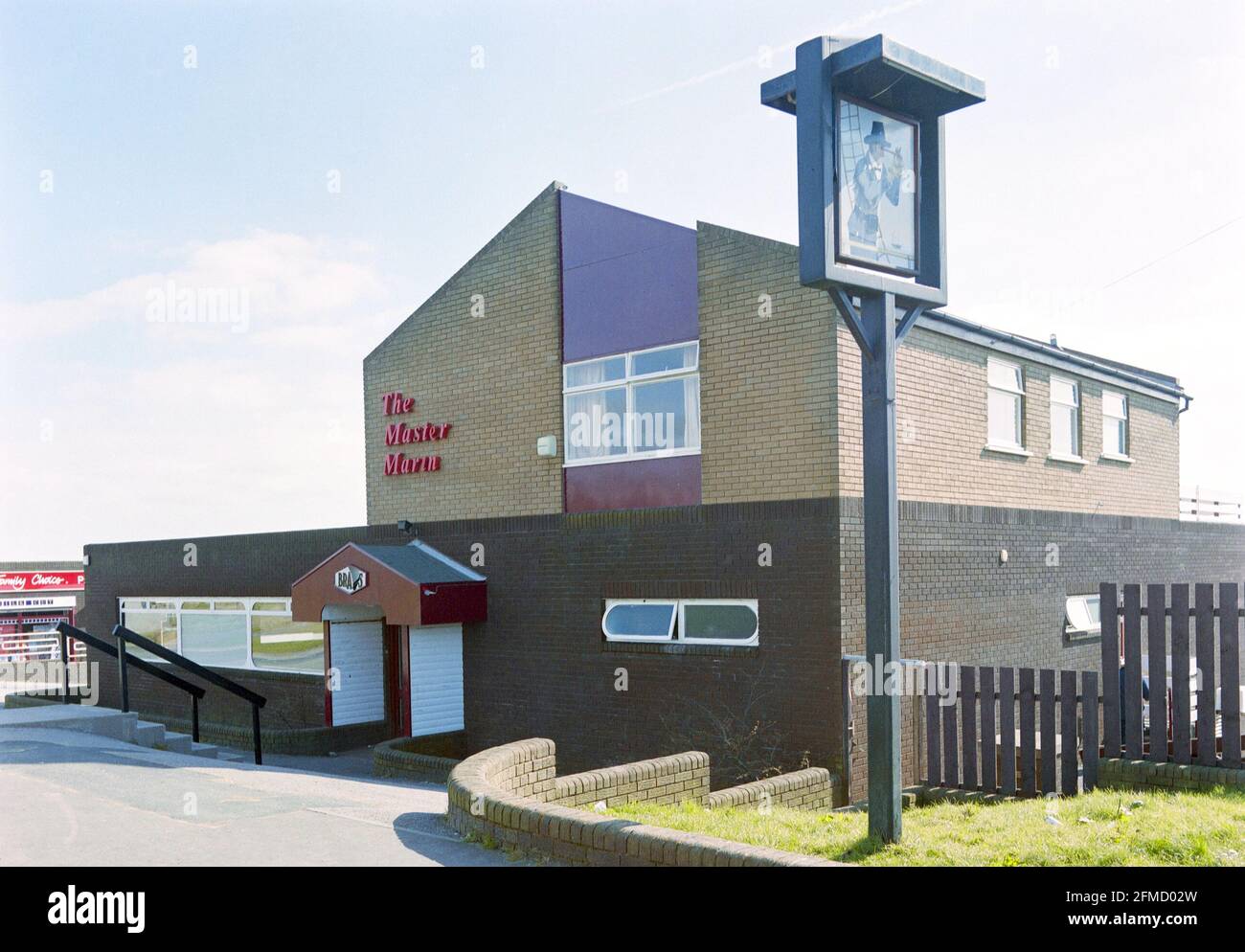 Master Mariner Pub, Barry, Vale of Glaorgan Stock Photo - Alamy