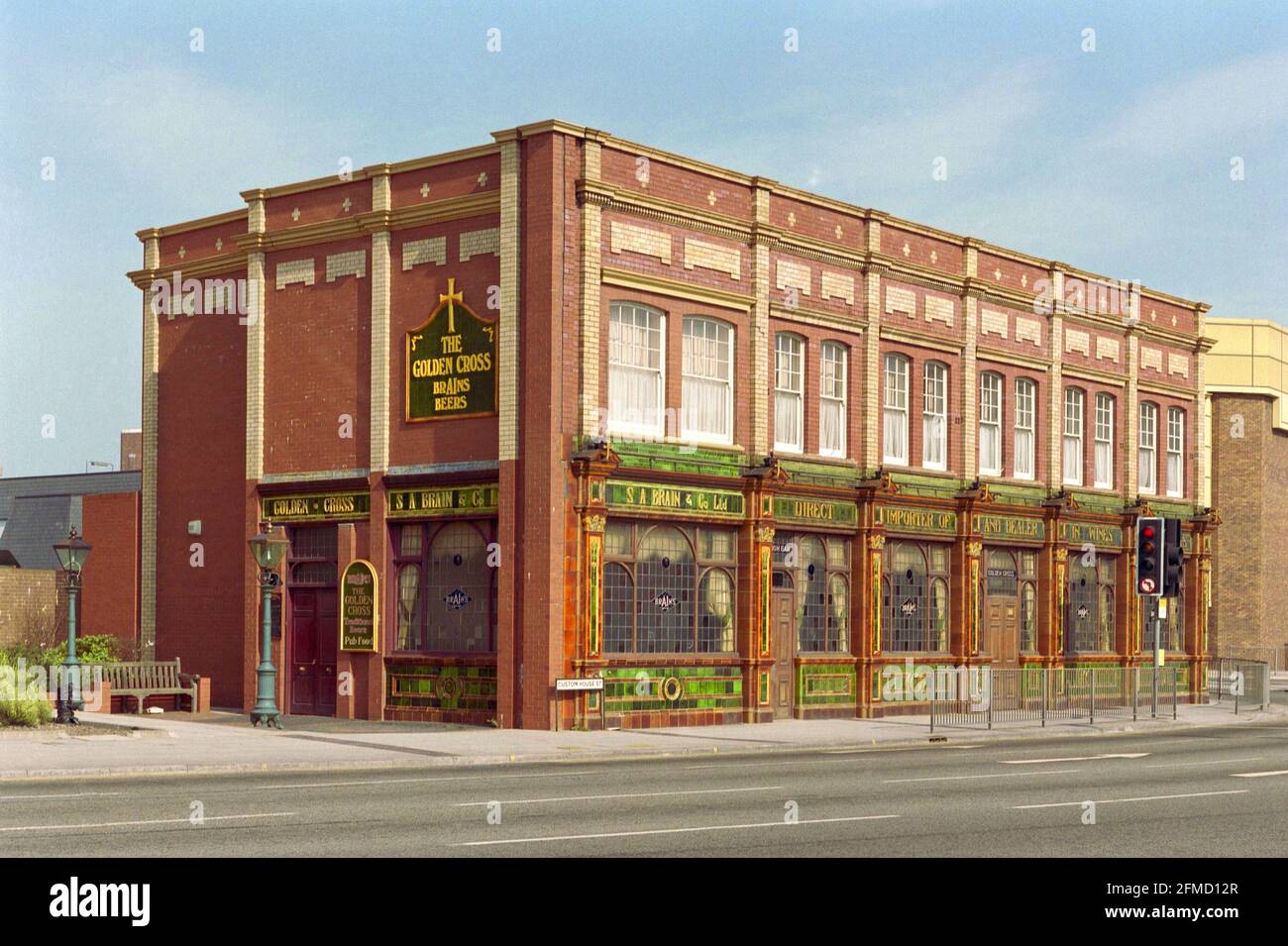 The Golden Cross Pub, Custom House Street, Cardiff, 1989 Stock Photo ...