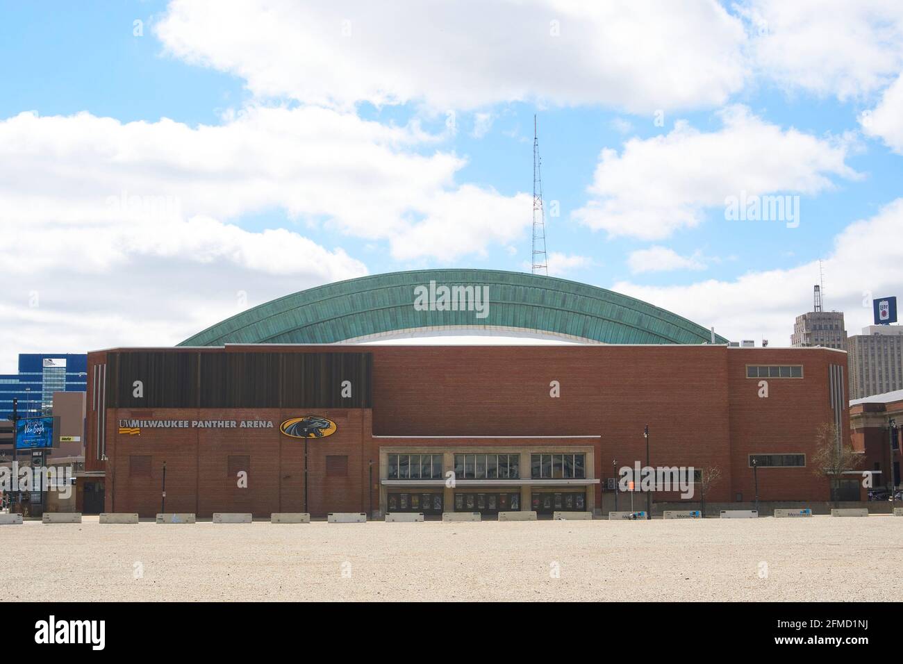 Milwaukee mecca arena hi-res stock photography and images - Alamy