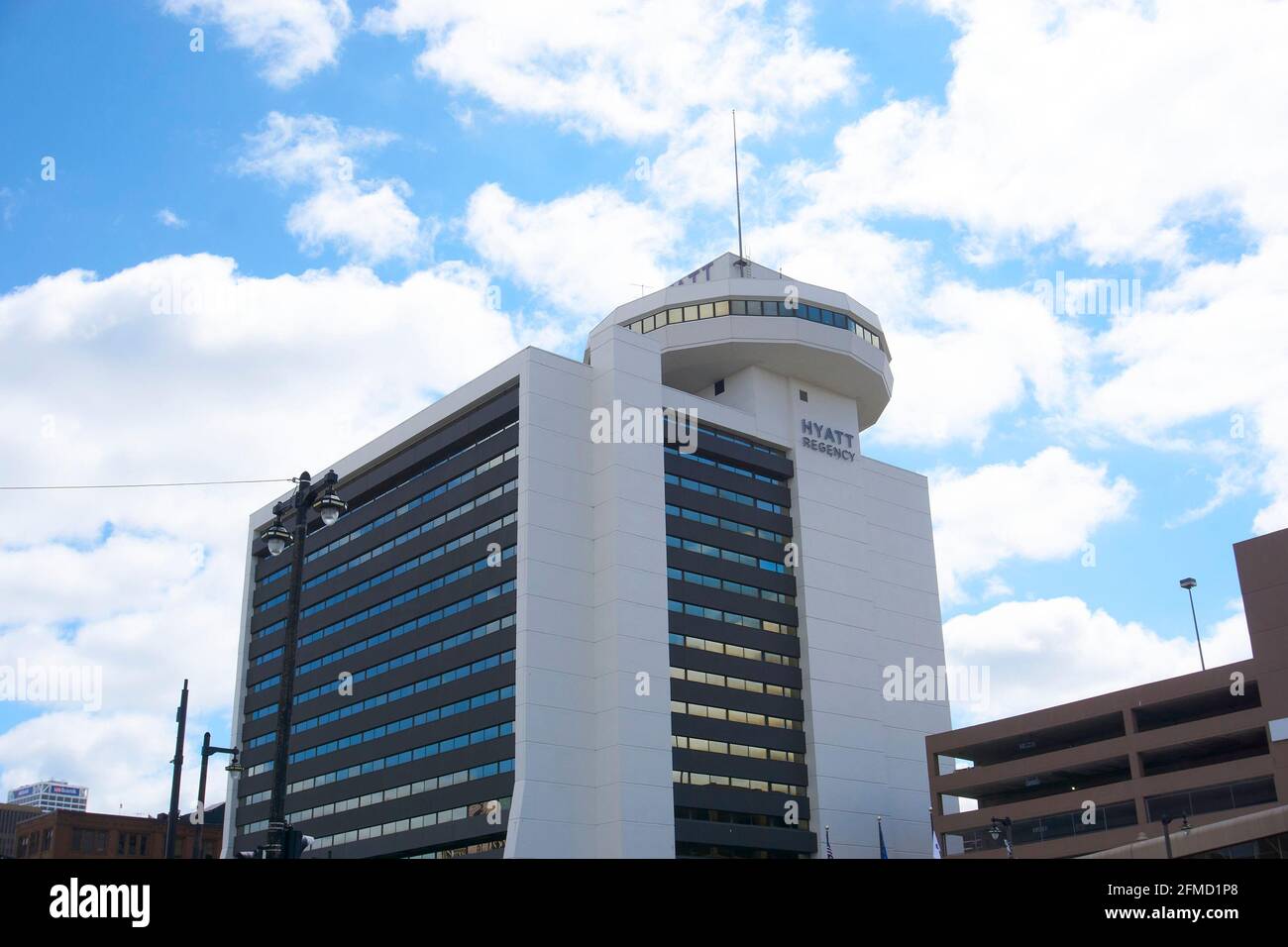 Windows hyatt regency hotel hi-res stock photography and images - Alamy