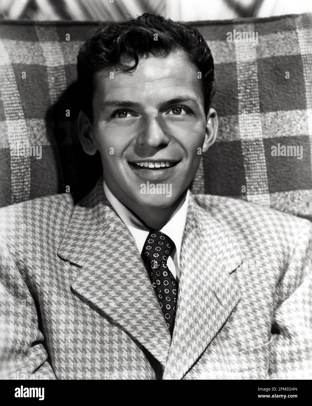 Frank Sinatra (1946 Loew's publicity photo Stock Photo - Alamy