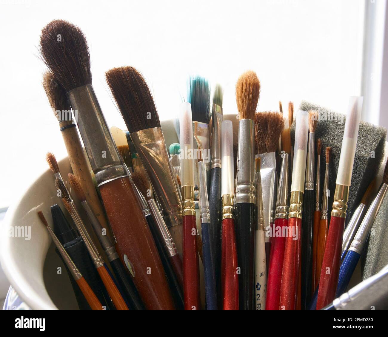 Brush maker hi-res stock photography and images - Alamy