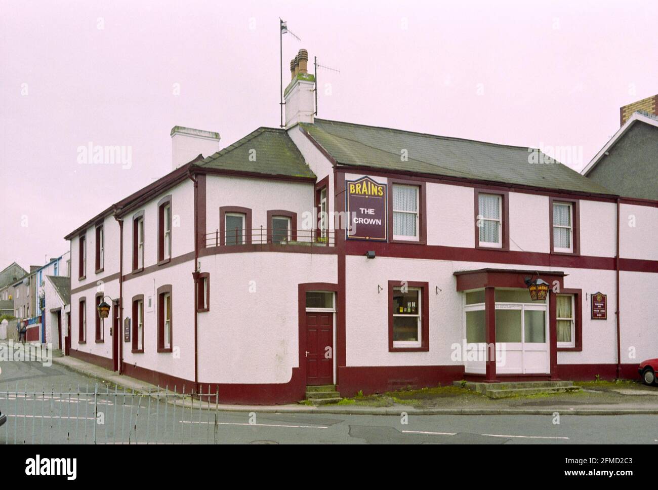 The Crown, Skewen, Neath. 1989 Stock Photo - Alamy