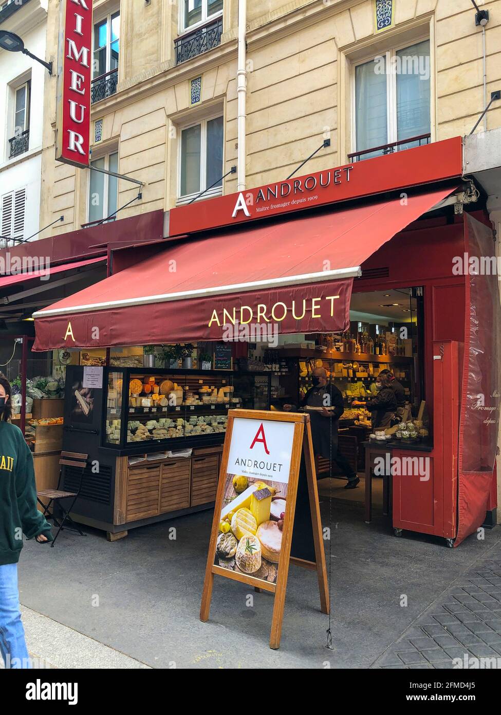 Old french store fronts hi-res stock photography and images - Alamy
