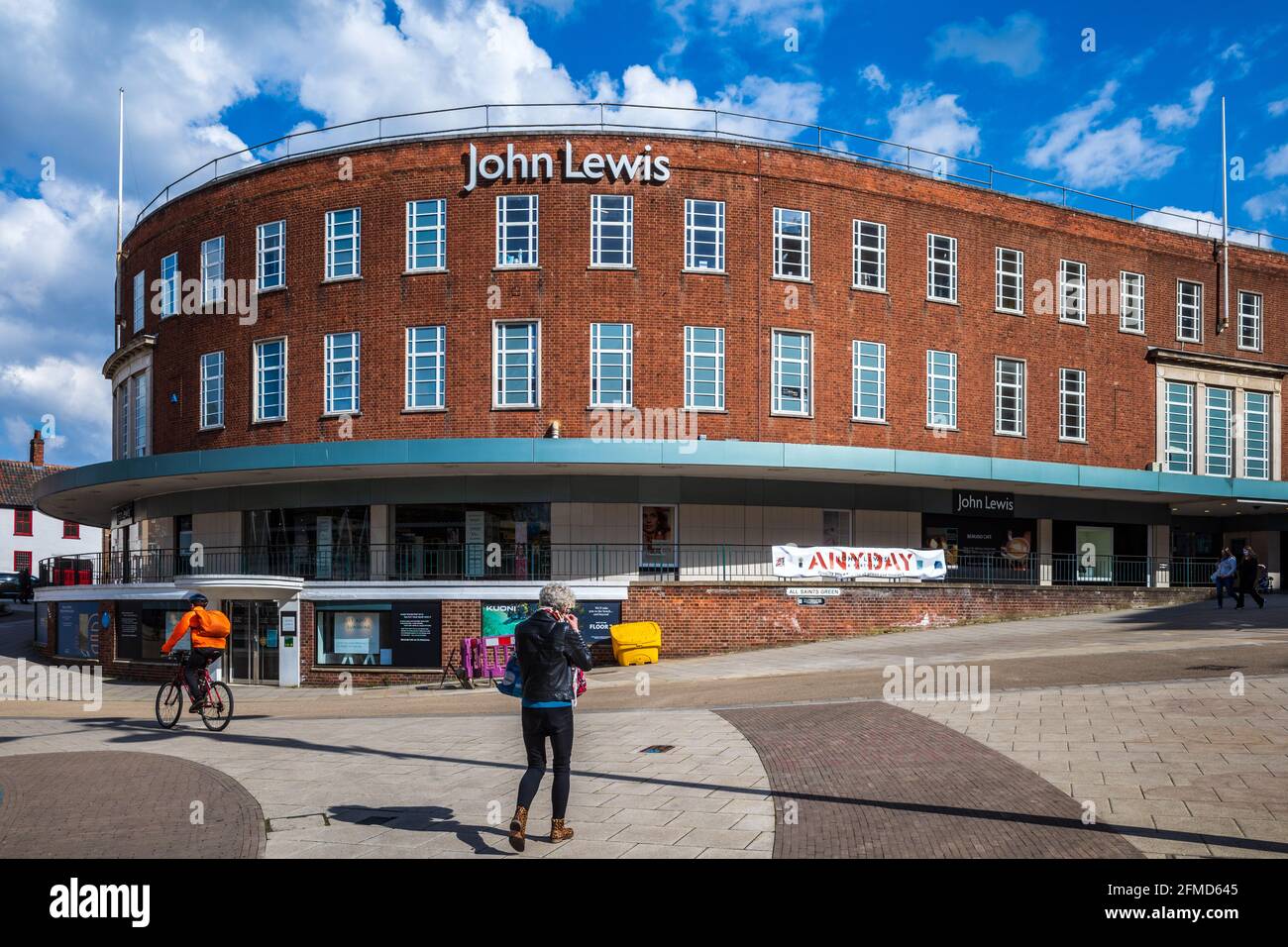 John lewis department store norwich hi-res stock photography and images ...