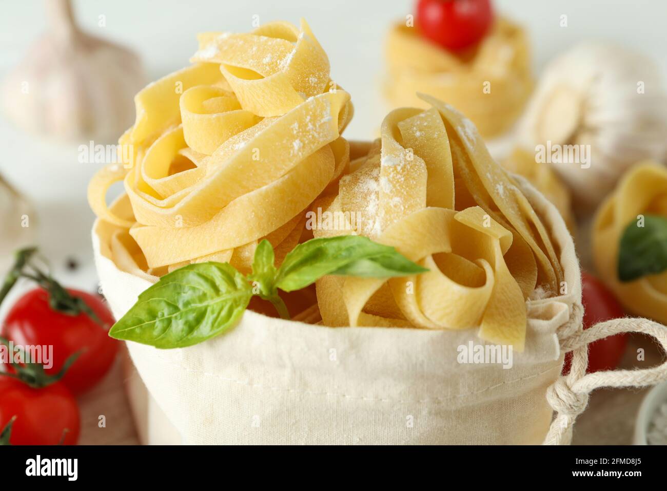 Uncooked spaghetti bag hi-res stock photography and images - Alamy