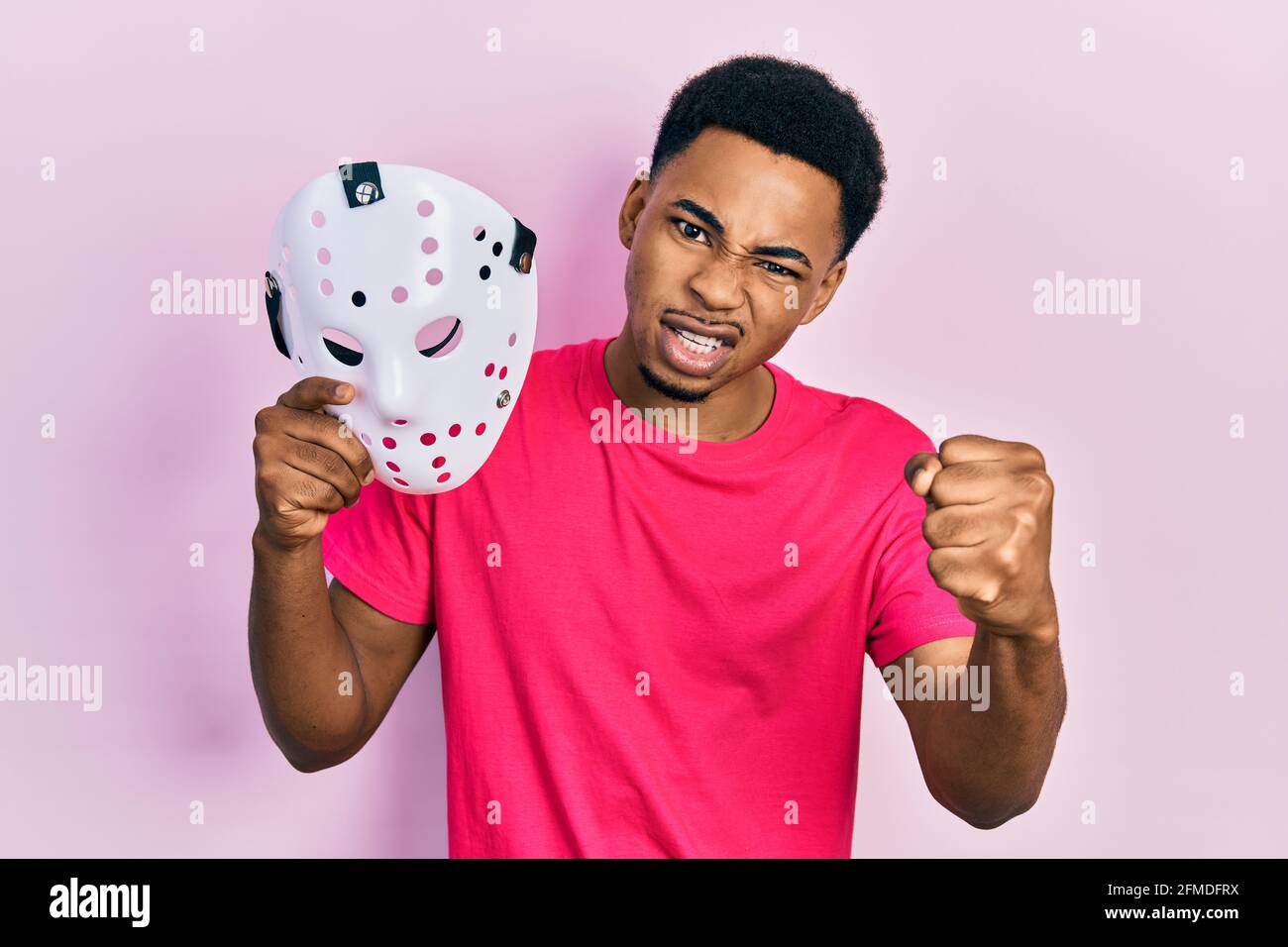An angry hockey player hi-res stock photography and images - Alamy