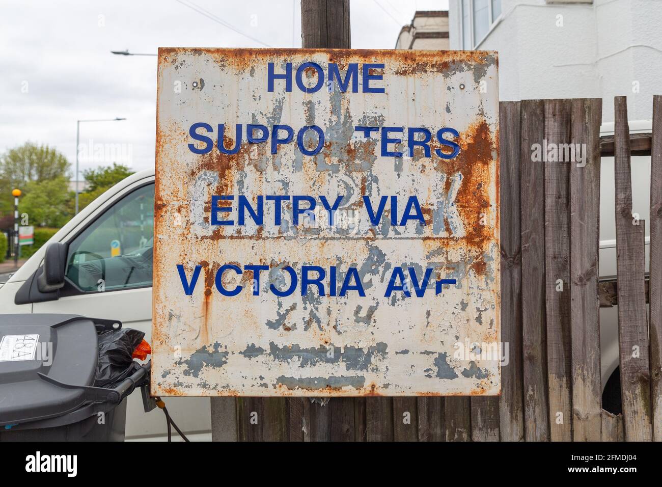 Southend united football sign hi-res stock photography and images - Alamy