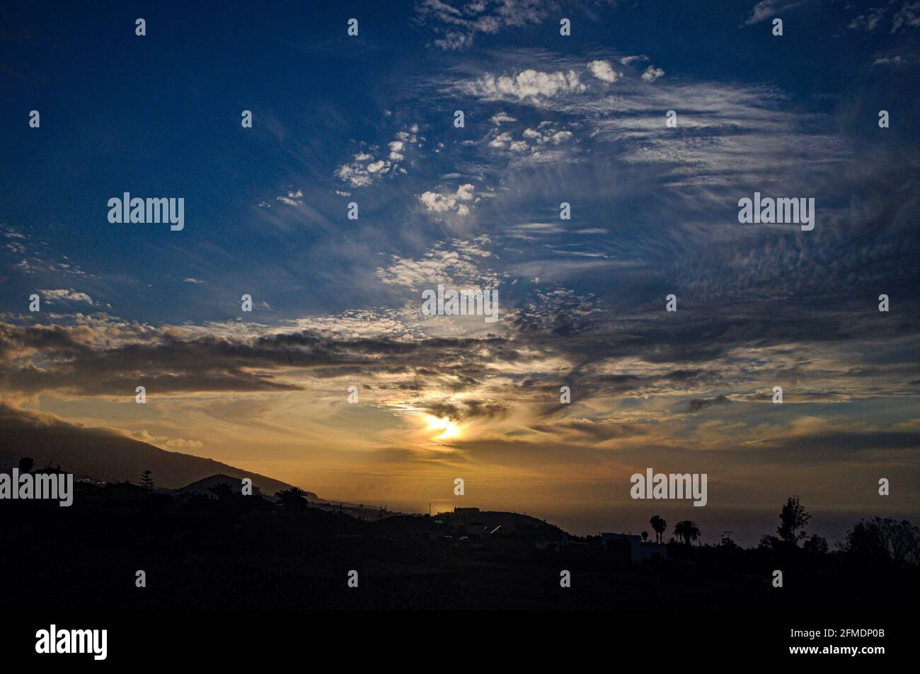 Sleep shades hi-res stock photography and images - Alamy