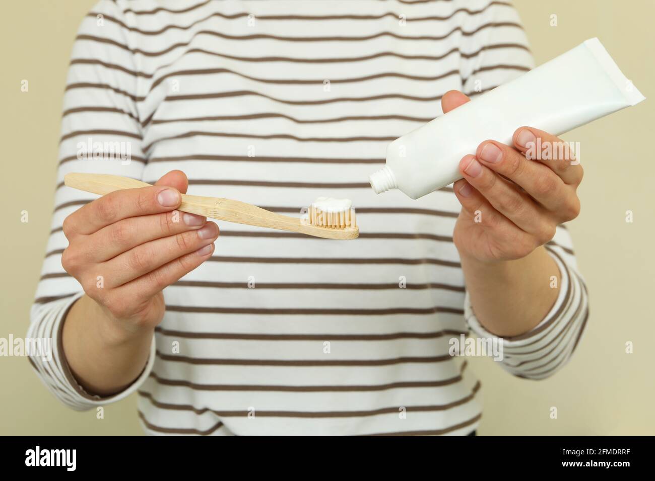 Tooth powder hi-res stock photography and images - Alamy
