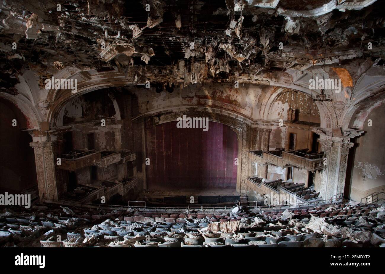 Ornate abandoned theater hi-res stock photography and images - Alamy