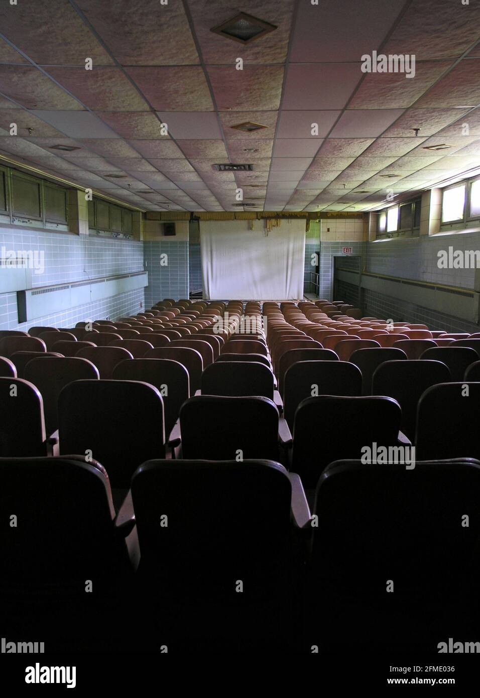 Ornate abandoned theater hi-res stock photography and images - Alamy