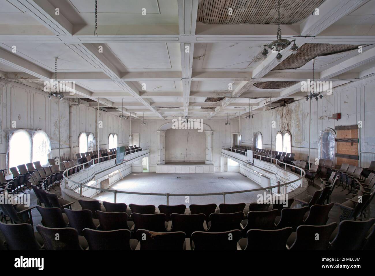 Abandoned movie theatre interior hi-res stock photography and images ...