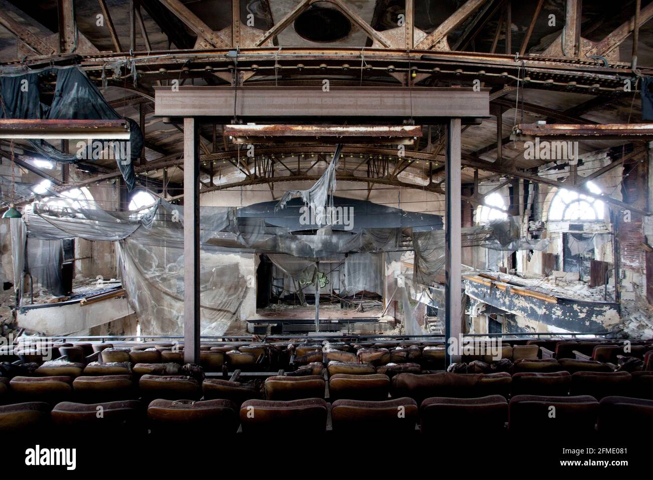 Abandoned cinema interior hi-res stock photography and images - Alamy
