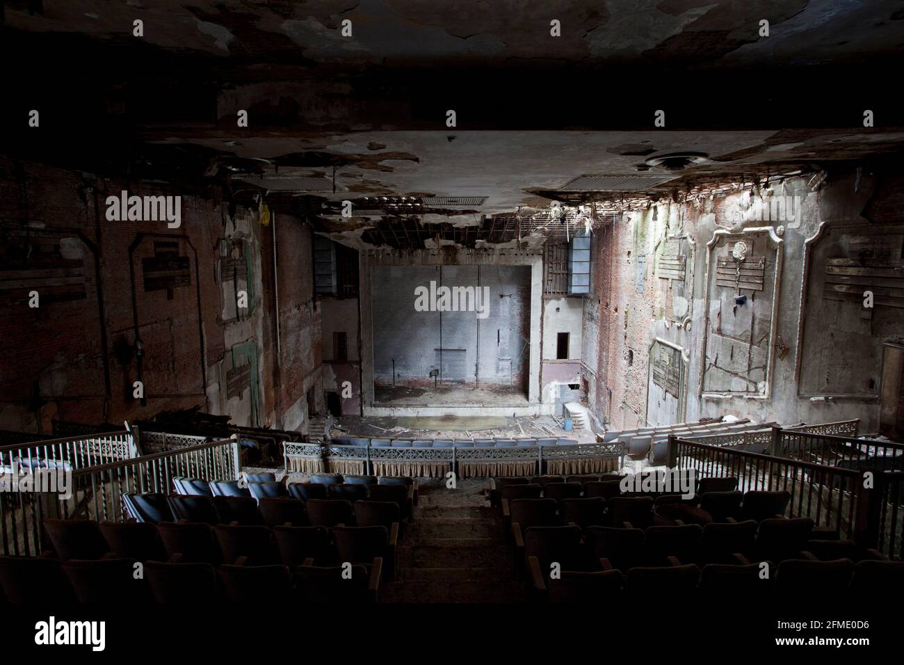 Abandoned cinema interior hi-res stock photography and images - Alamy