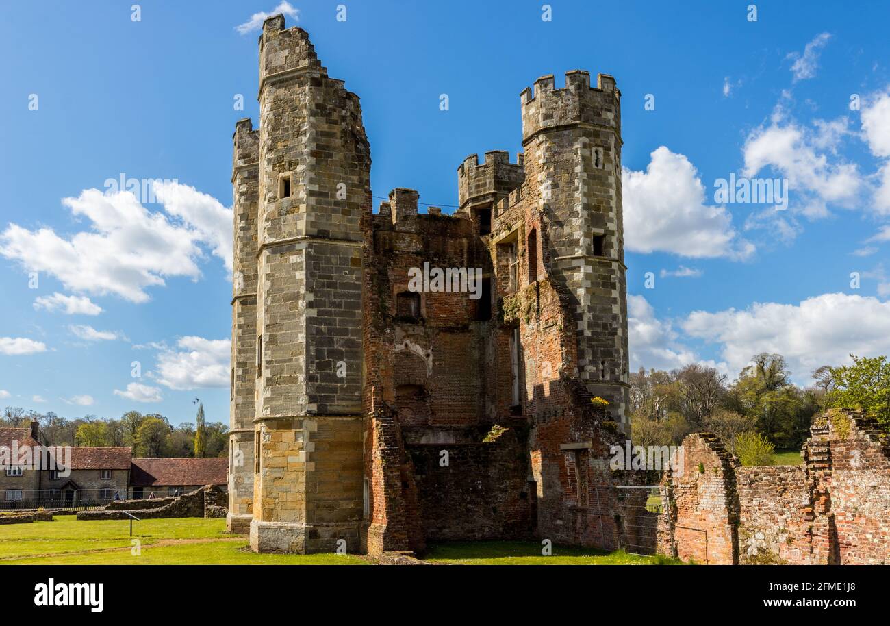 The ruins of Cowdray House, Midhurst, West Sussex, UK Stock Photo - Alamy