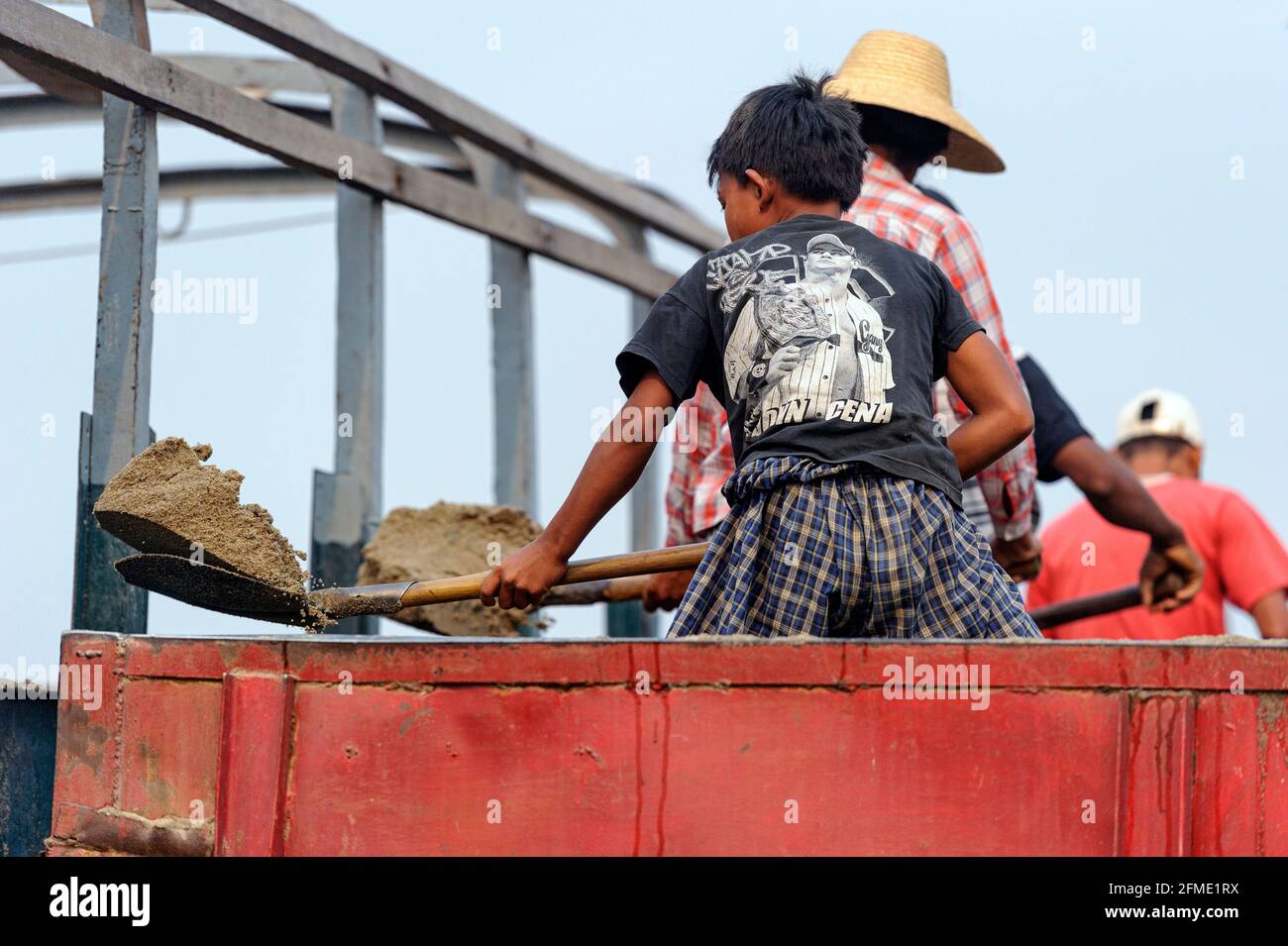 Child labour myanmar hi-res stock photography and images - Alamy
