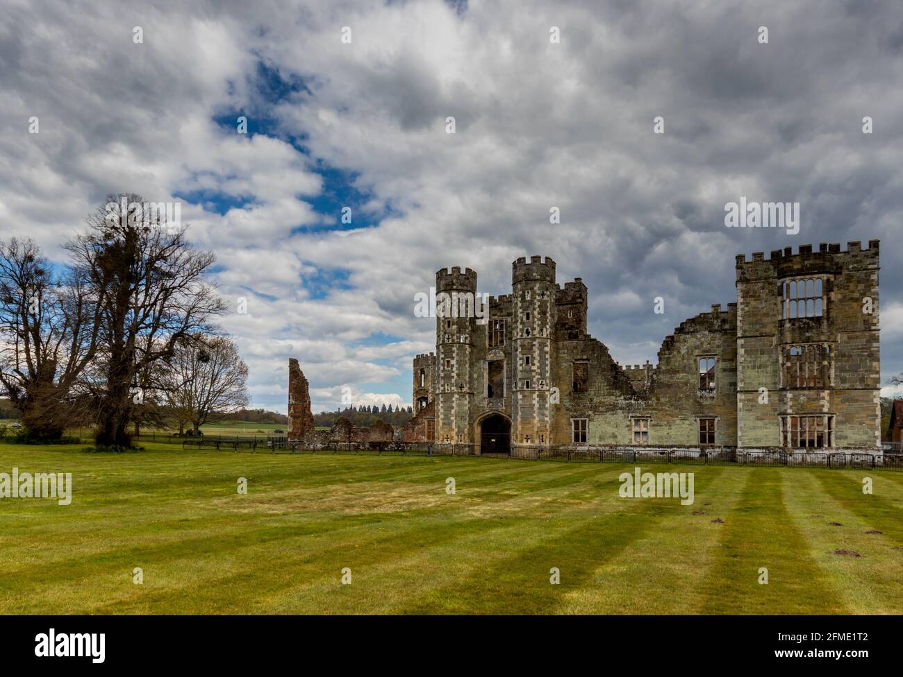 The ruins of Cowdray House, Midhurst, West Sussex, UK Stock Photo - Alamy