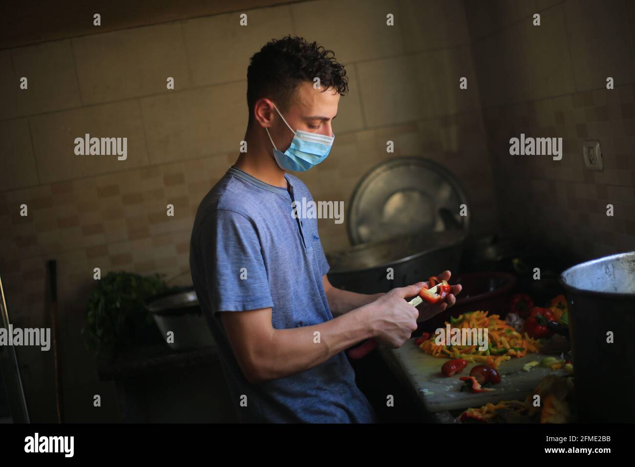 Underground oven hi-res stock photography and images - Alamy