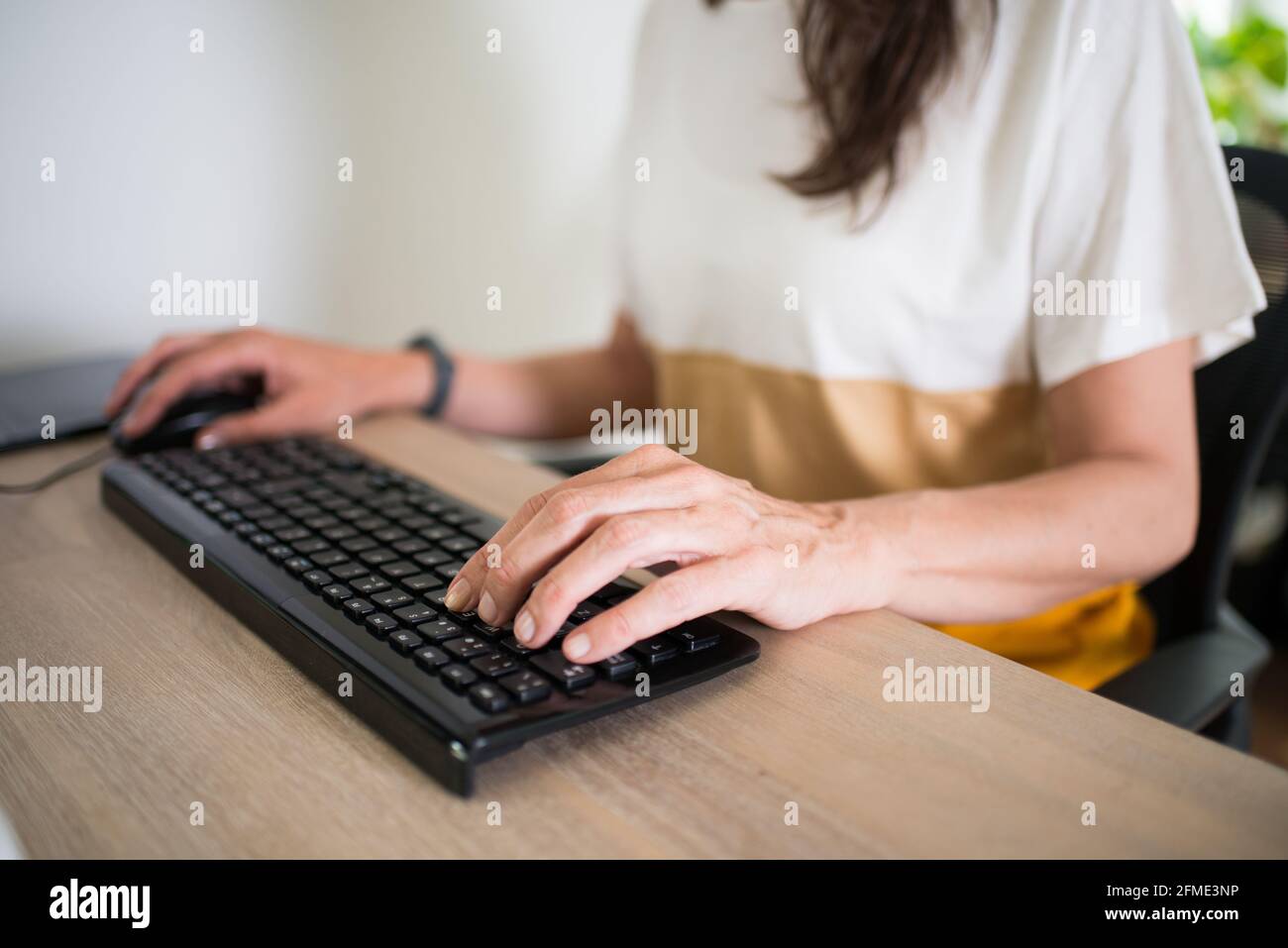 Clean desk hi-res stock photography and images - Alamy