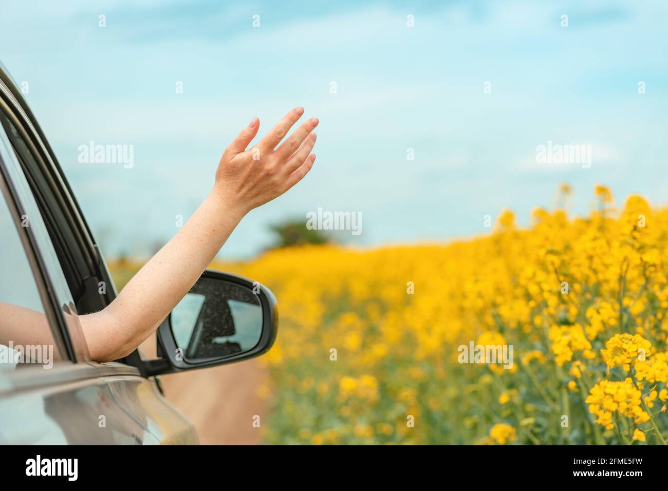 Dirt car window hi-res stock photography and images - Alamy
