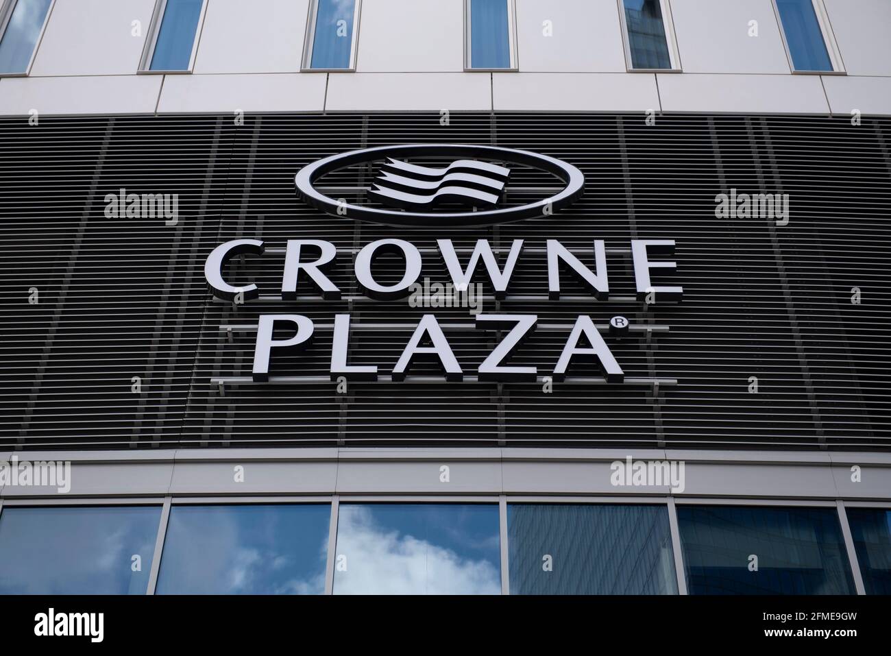 Crowne plaza hotel logo hi-res stock photography and images - Alamy
