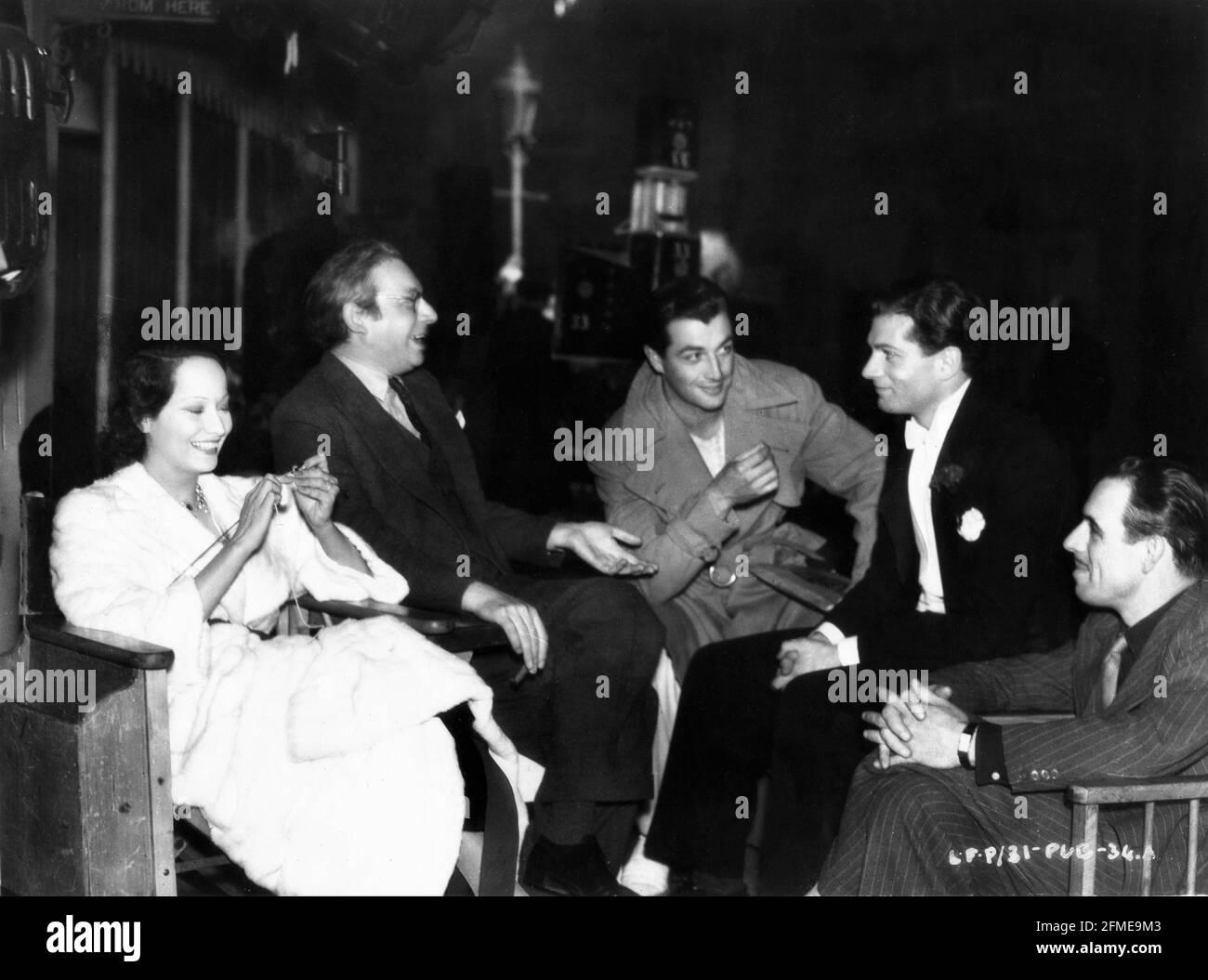 MERLE OBERON Producer ALEXANDER KORDA Set Visitor ROBERT TAYLOR LAURENCE OLIVIER and Director ...