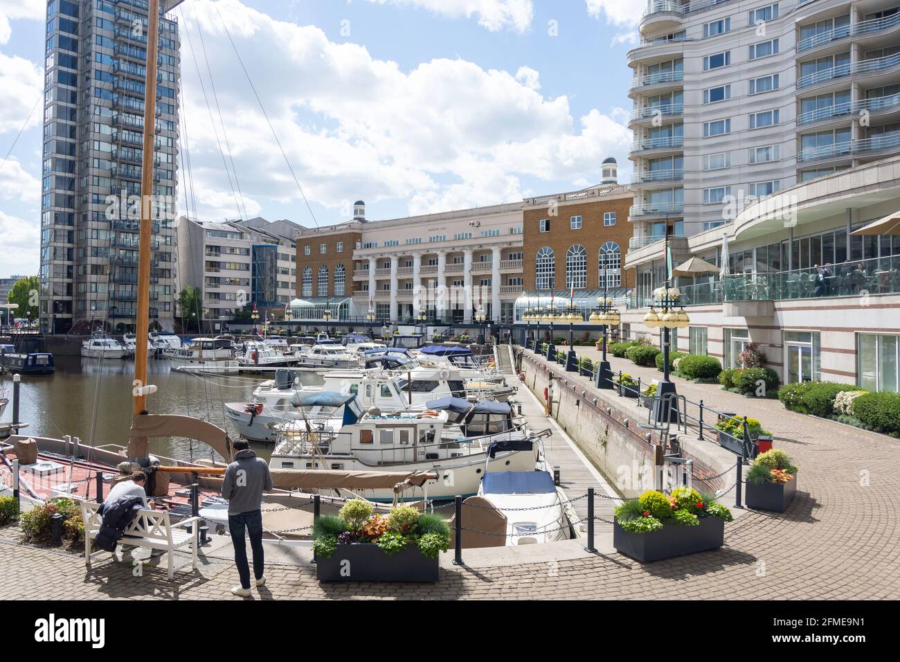 Boats yachts moorings hotels development chelsea marina harbour hi-res ...