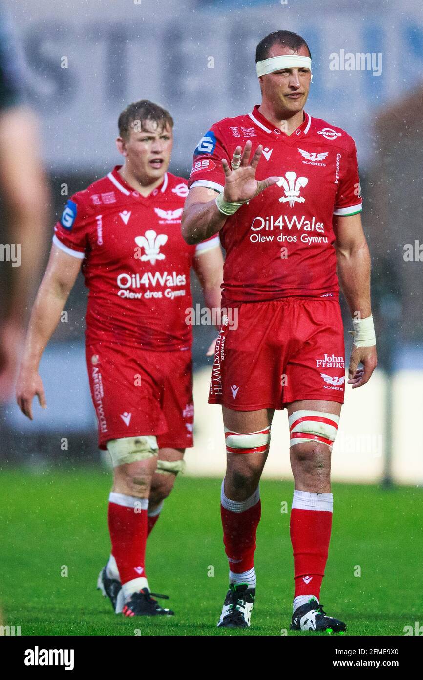 Scarlets ospreys hi-res stock photography and images - Alamy