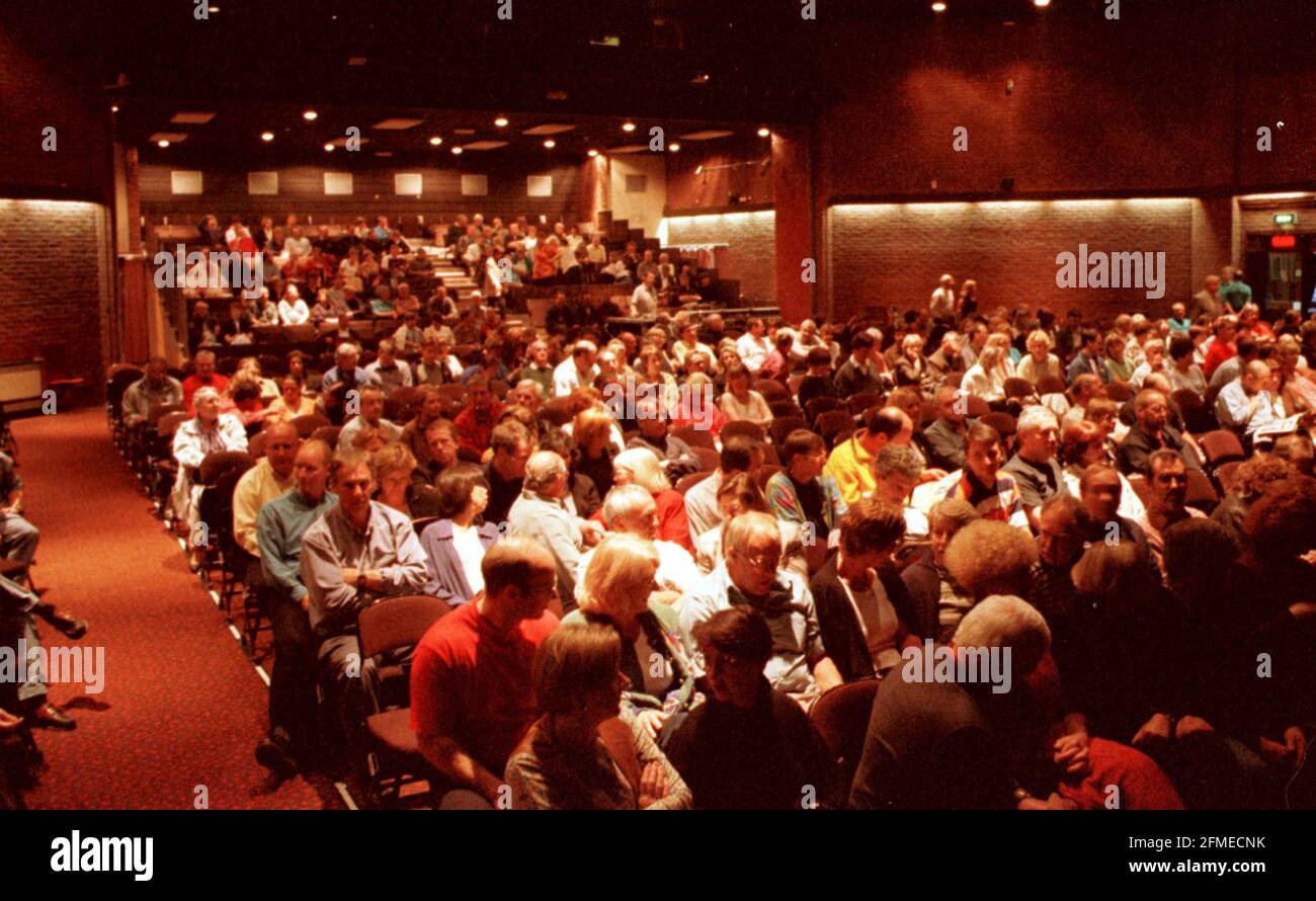 THE AUDIENCE AT FAREHAM'S FERNEHAM HALL FOR BILL WYMAN'S CONCERT. PIC ...