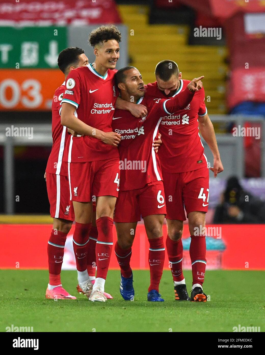 Thiago liverpool celebration hi-res stock photography and images - Alamy