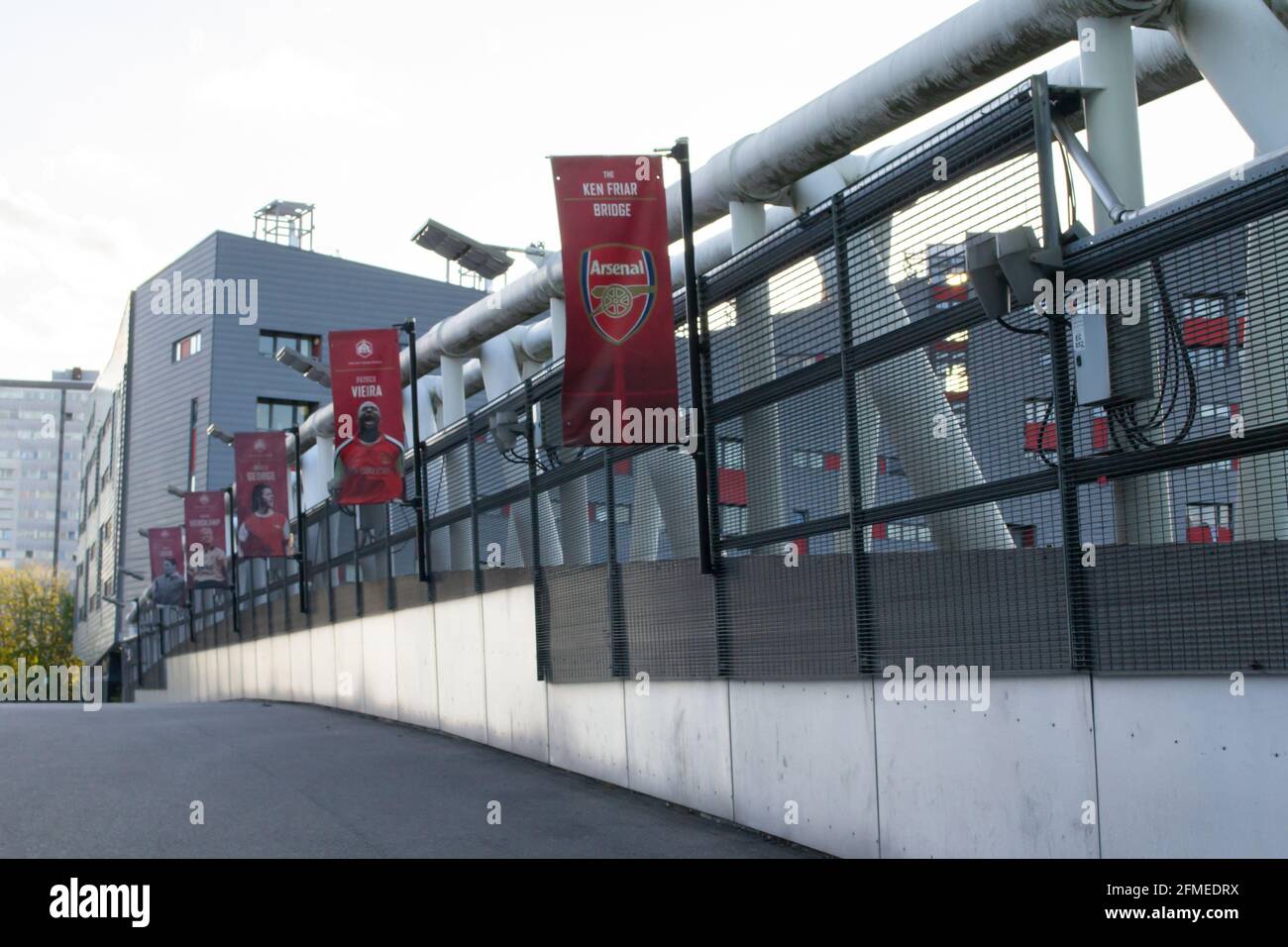 Arsenal emirates stadium bridge hi-res stock photography and images - Alamy