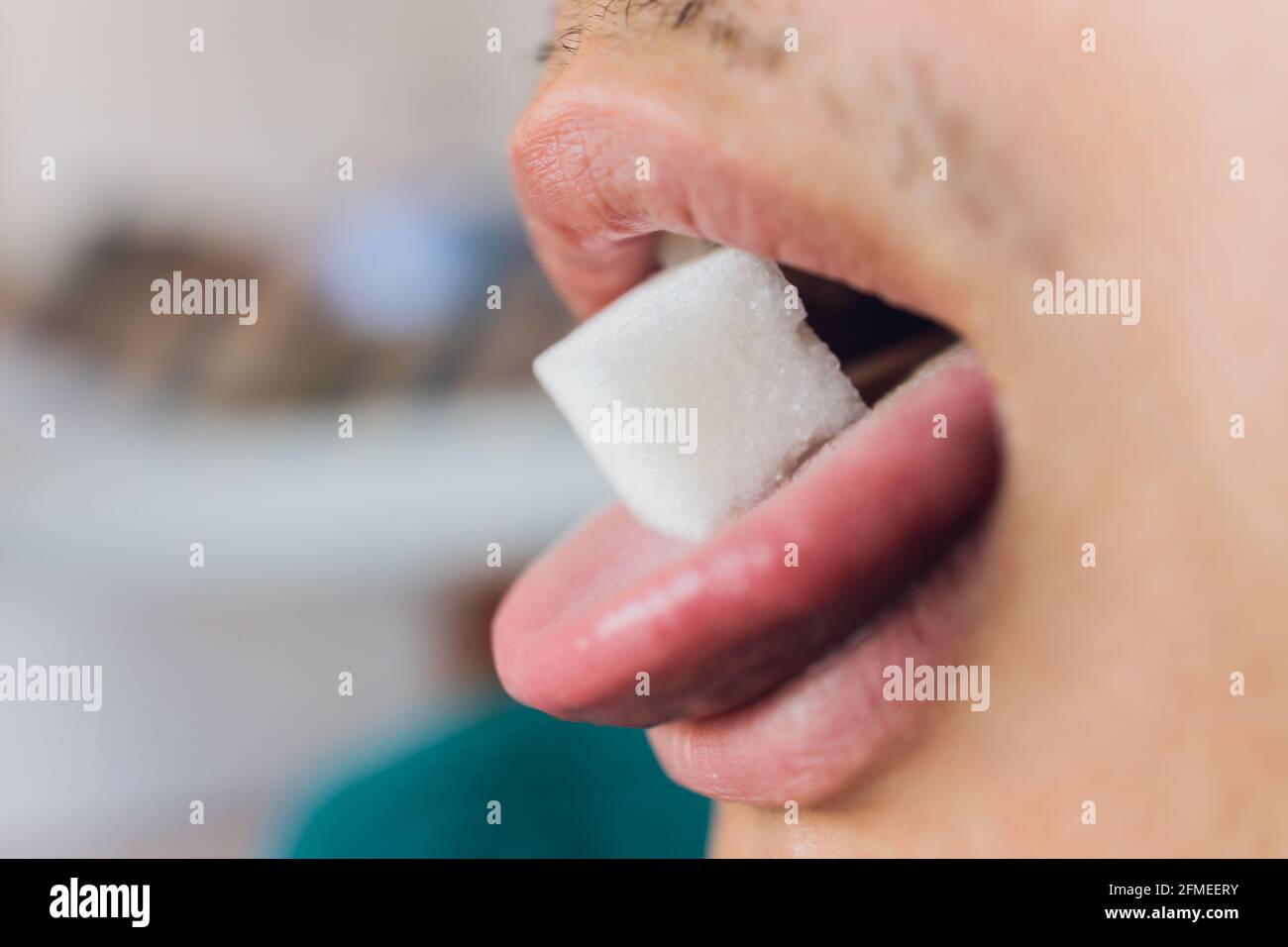Sugar cube man hand hi-res stock photography and images - Alamy