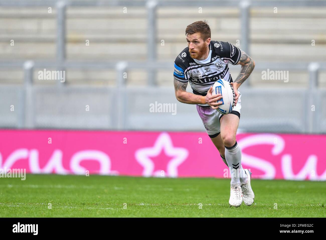 Marc Sneyd (7) of Hull FC in action Stock Photo - Alamy