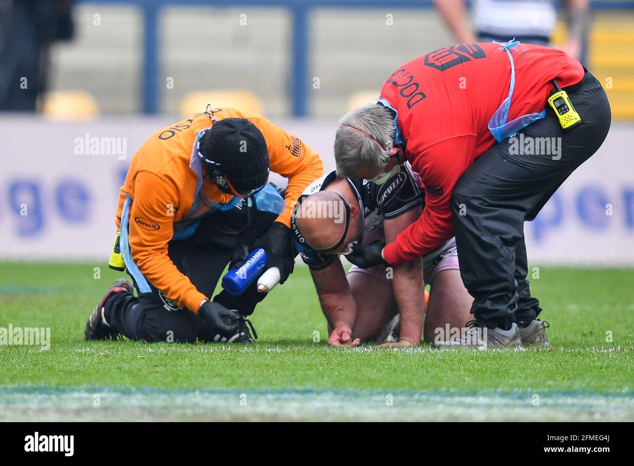 Danny Houghton (9) of Hull FC receives treatment Stock Photo - Alamy