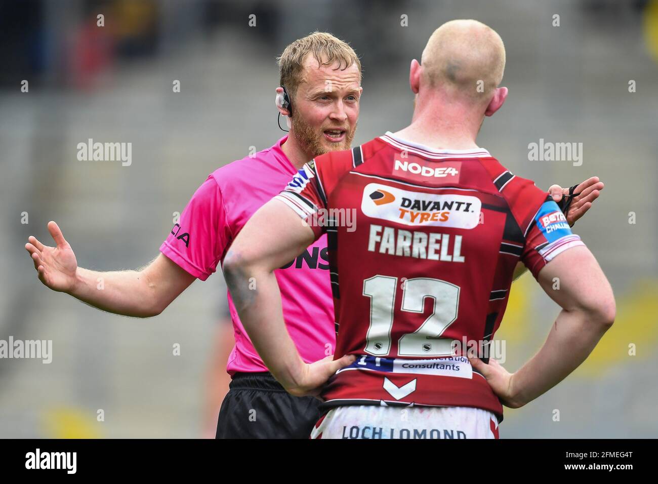 Referee robert hicks hi-res stock photography and images - Alamy