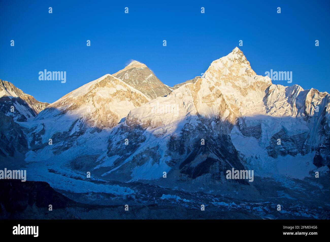 Mount everest landscapes hi-res stock photography and images - Alamy