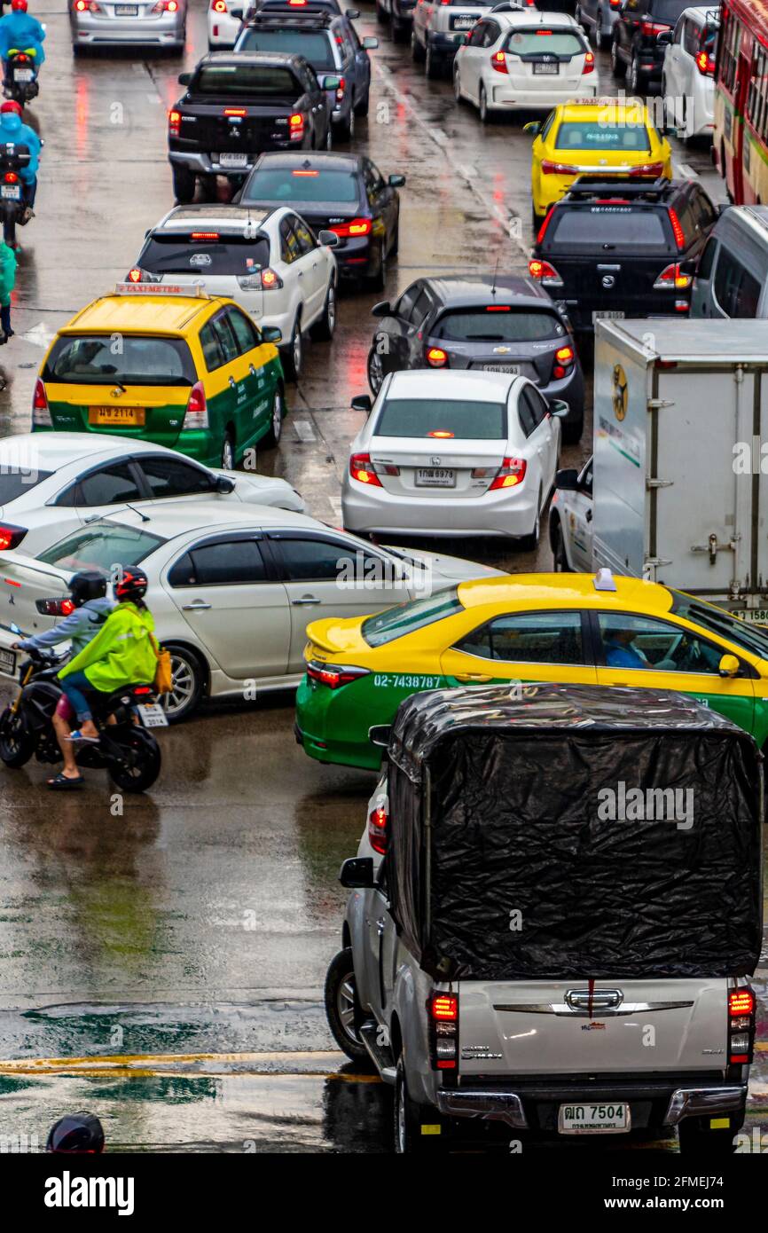 Bangkok Thailand 22. Mai 2018 Rush hour big heavy traffic jam on rainy ...