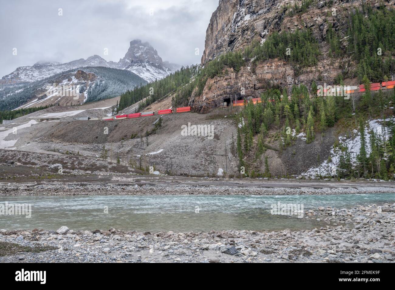 Kicking horse pass canada hi-res stock photography and images - Alamy