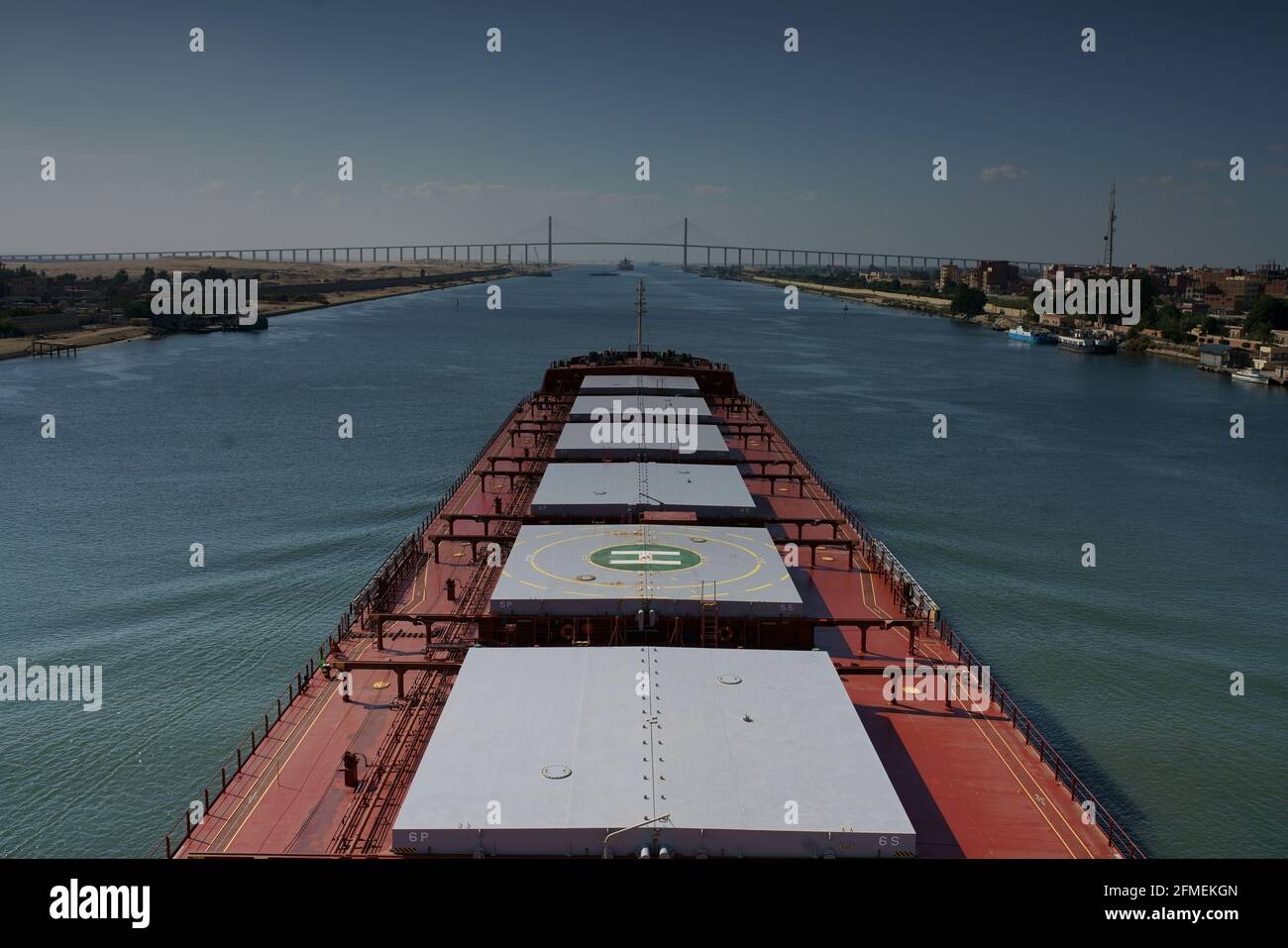 Cargo hatch ship hi-res stock photography and images - Alamy