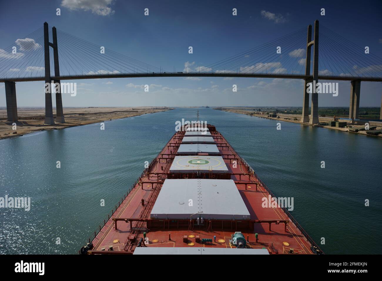 Cargo hatch ship hi-res stock photography and images - Alamy