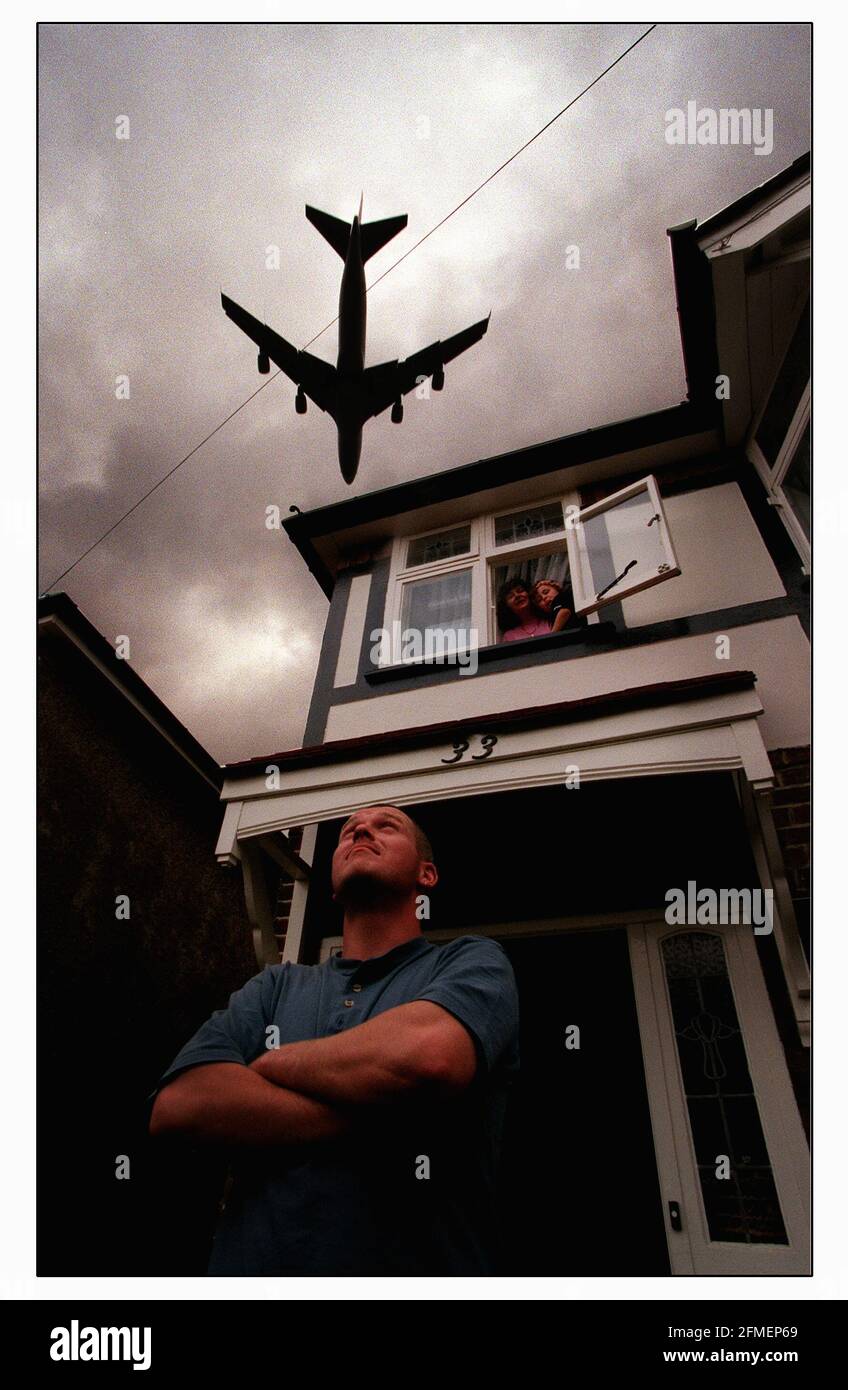 Dave Pearce and family under Heathrow Flight Path June 1999Dave Pearce ...