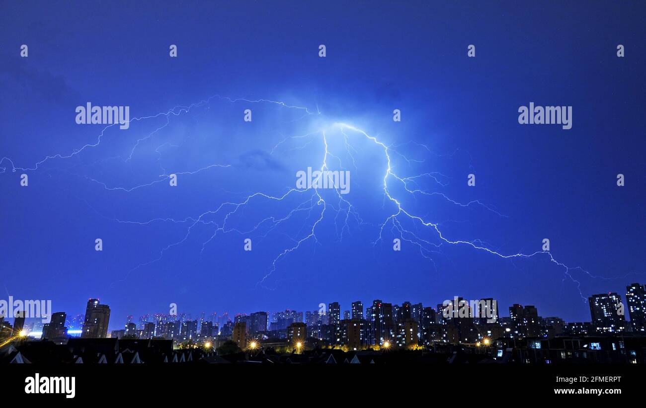 The lightnings flash across the sky in Dalian,Liaoning,China on 7 May ...