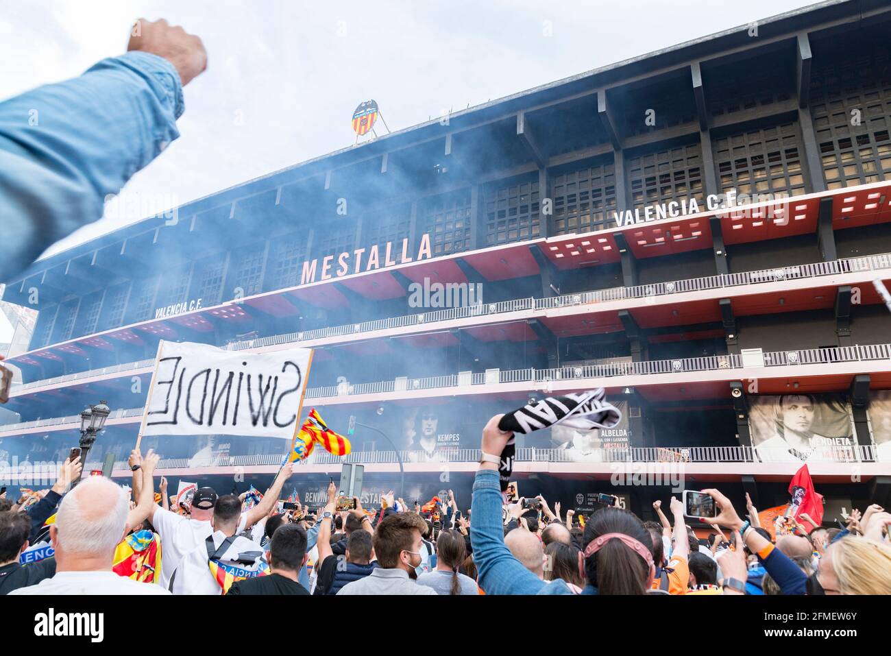 Valencia CF fans hold up their fists demand improvements in the ...