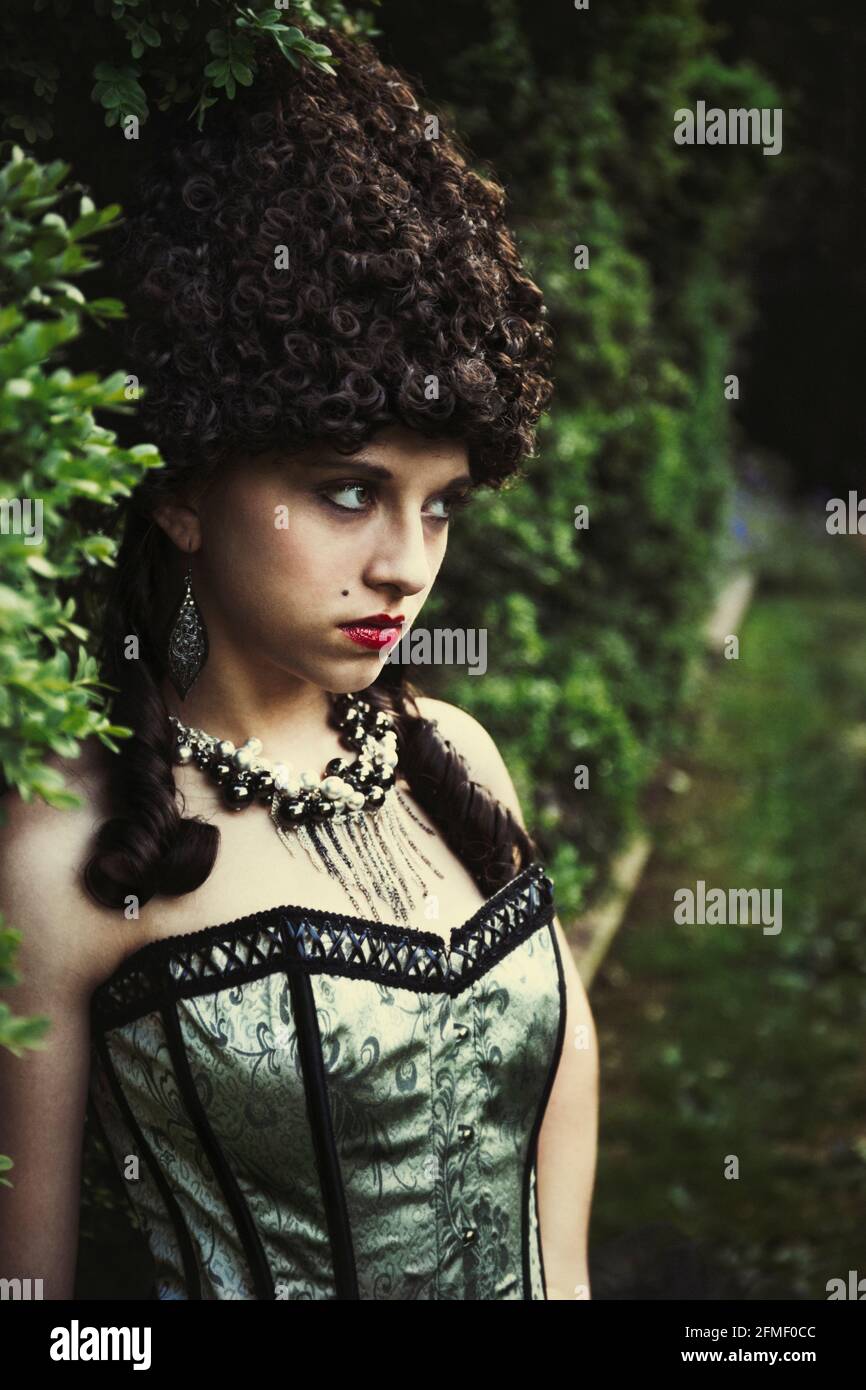 17th century dress lady hi-res stock photography and images - Alamy