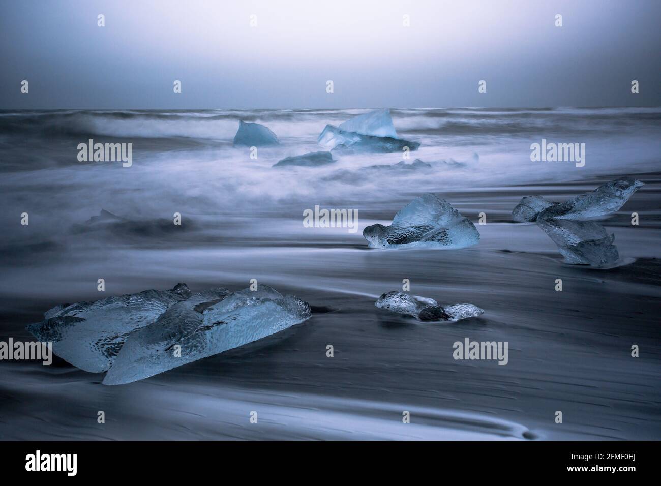 Iceland ocean cluster hi-res stock photography and images - Alamy