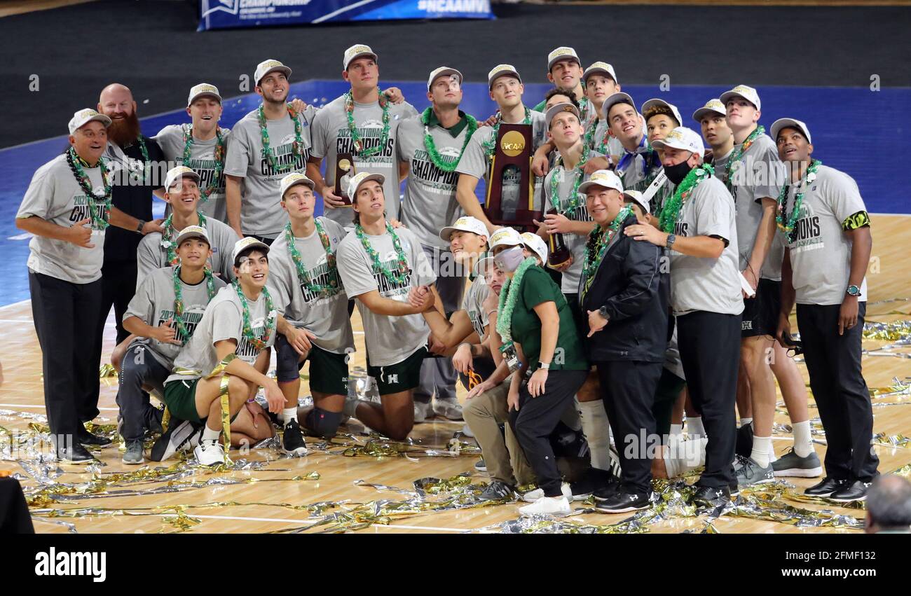 May 8, 2021 - The Hawaii Rainbow Warriors celebrate their victory after ...
