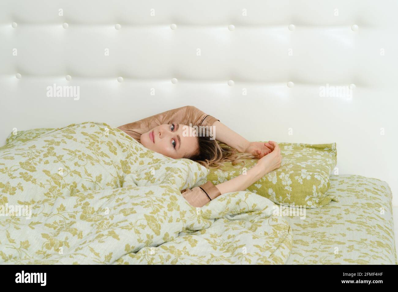 Sleepy woman hi-res stock photography and images - Alamy