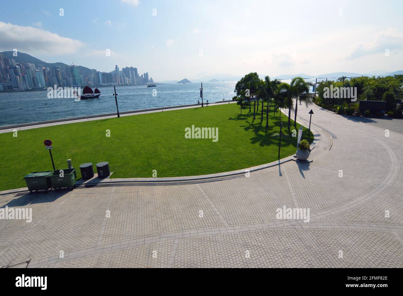 West kowloon waterfront promenade hi-res stock photography and images ...