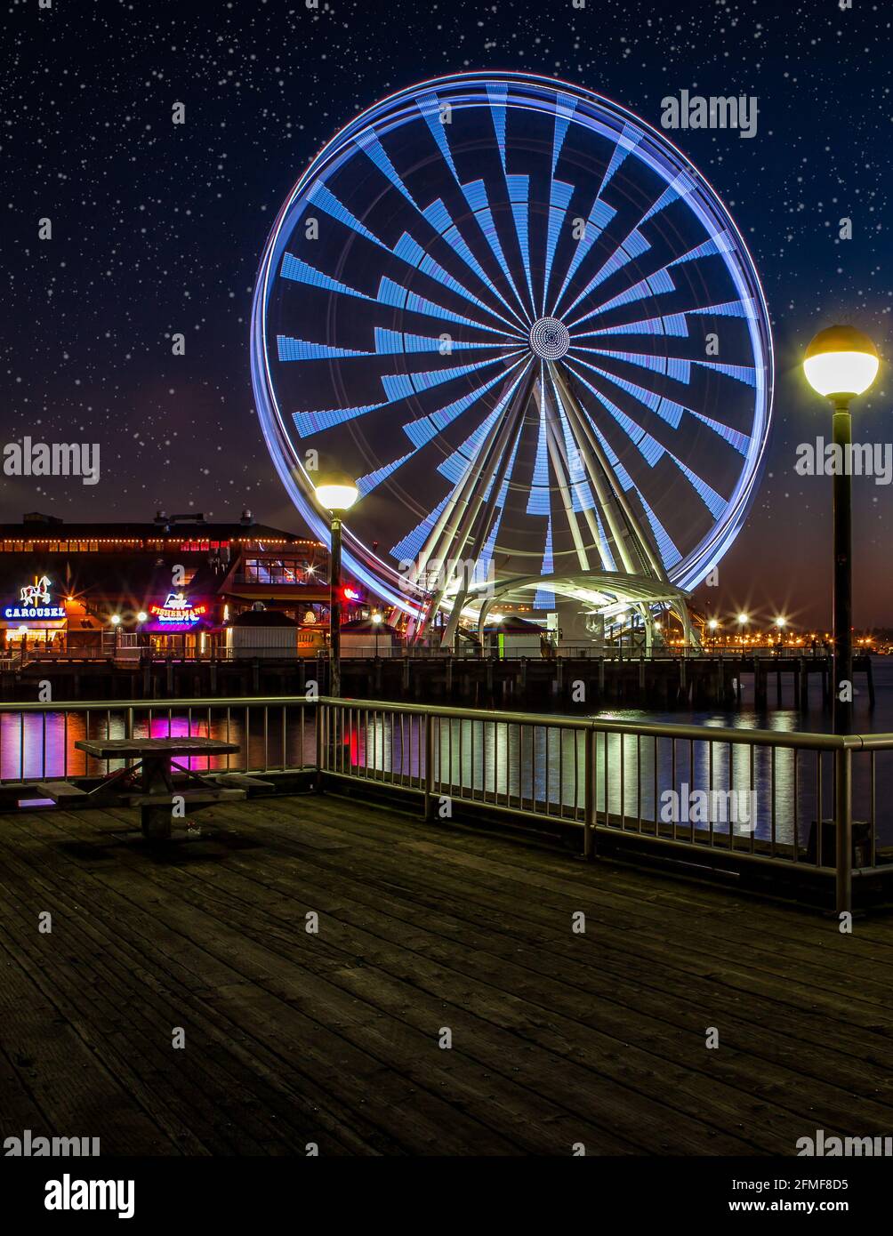 Ferris wheel night seattle washington hi-res stock photography and ...